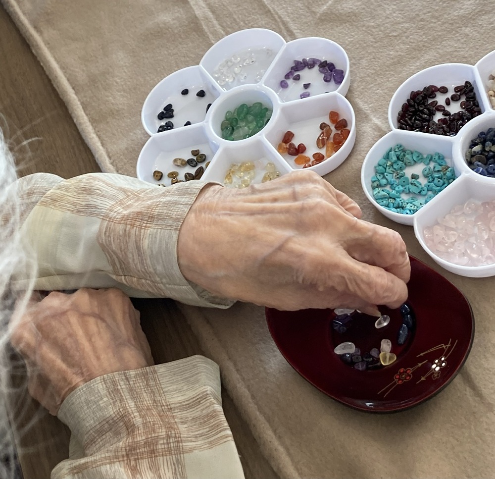 初めてのパワーストーンレク開催！ ｜ 【公式】サンケイビルウェルケアの有料老人ホーム